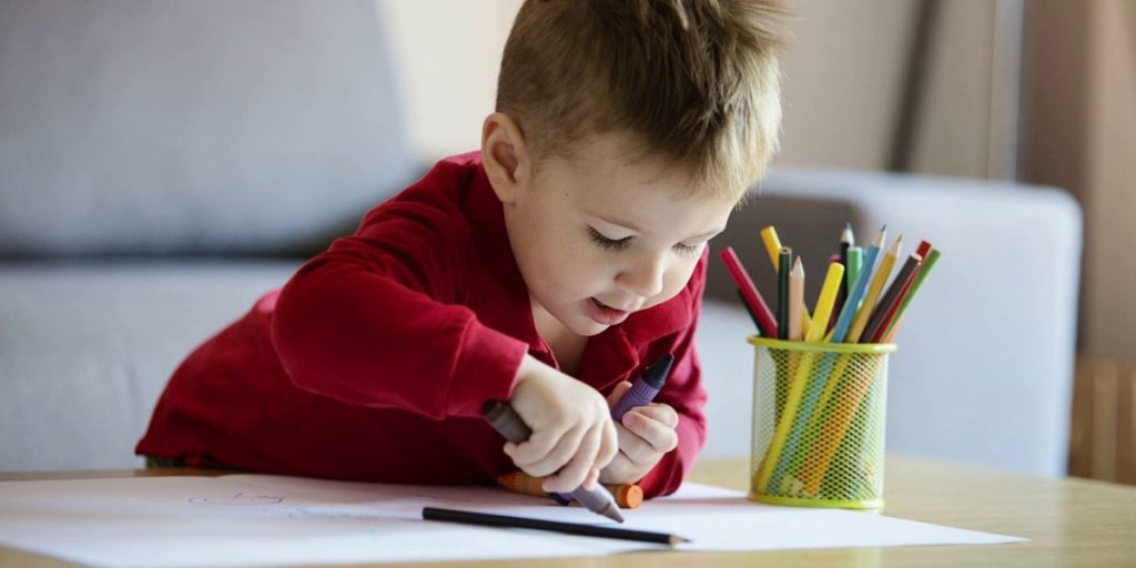 Pourquoi Faut-Il Encourager Un Enfant À Dessiner